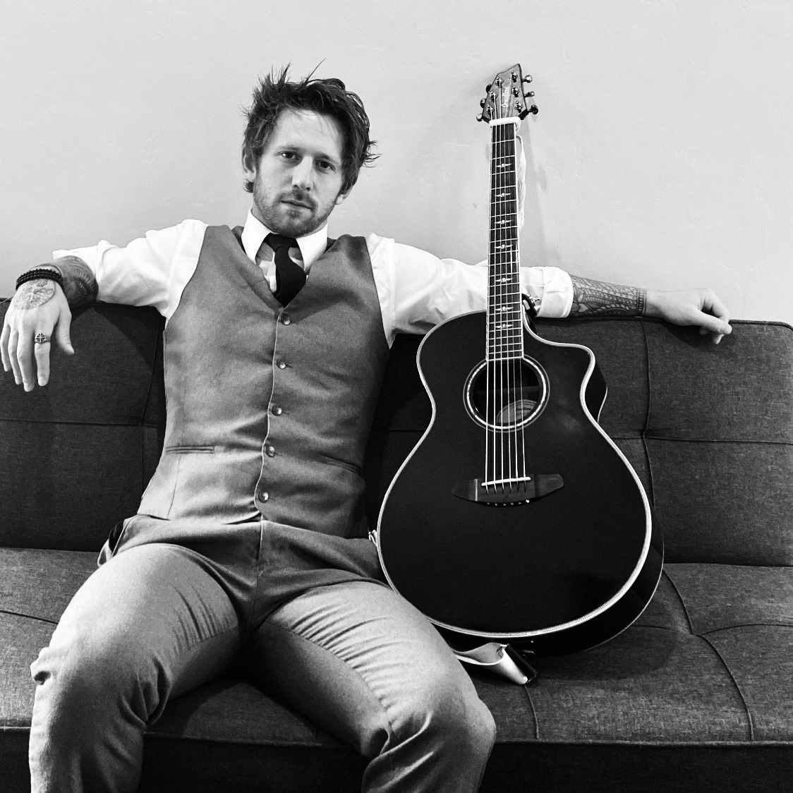 Casey Ryan - Shapeless (Live Acoustic) - Stereo Stickman